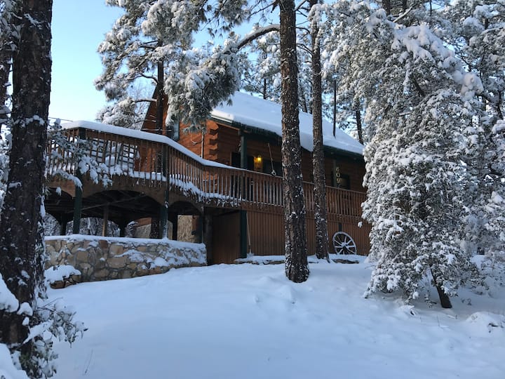 Log Cabin In The Pines And Walk To Downtown - Prescott, AZ