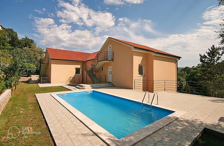 Four-bedroom Apartment Spasojević - Dramalj