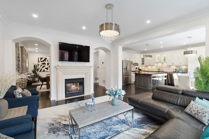 Radiant 4br Home: Mins To All Amenities! - Oakville
