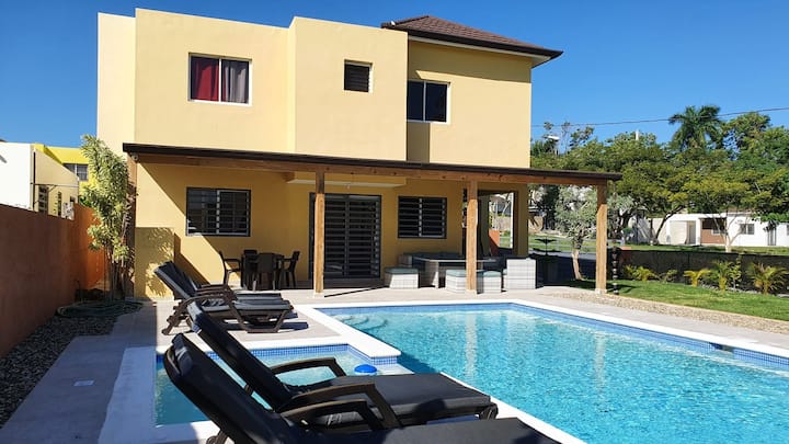 Luxery Villa De Dios Familiar, Piscina Crimatizada - Puerto Plata