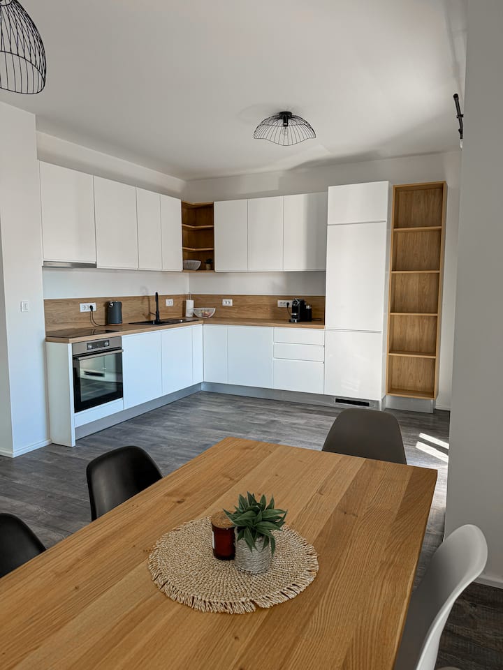 Apartment "Planinski Pogled-2og/2ndf" Instrandnähe - Podstrana