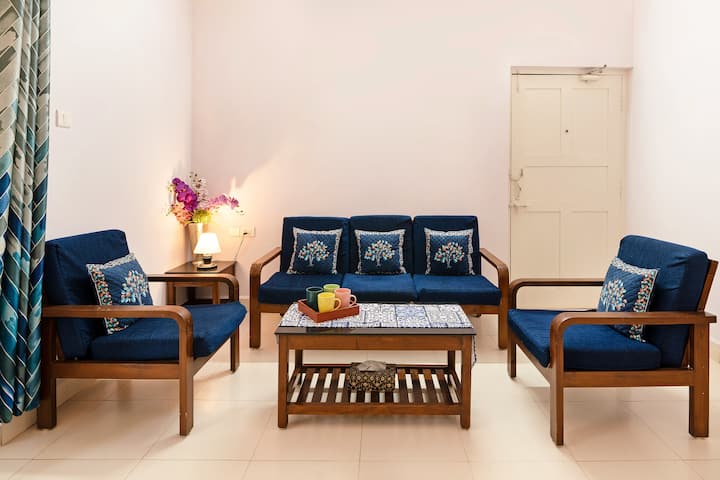 Saurina's Premium 2bhk With Pool | Candolim Beach - Goa