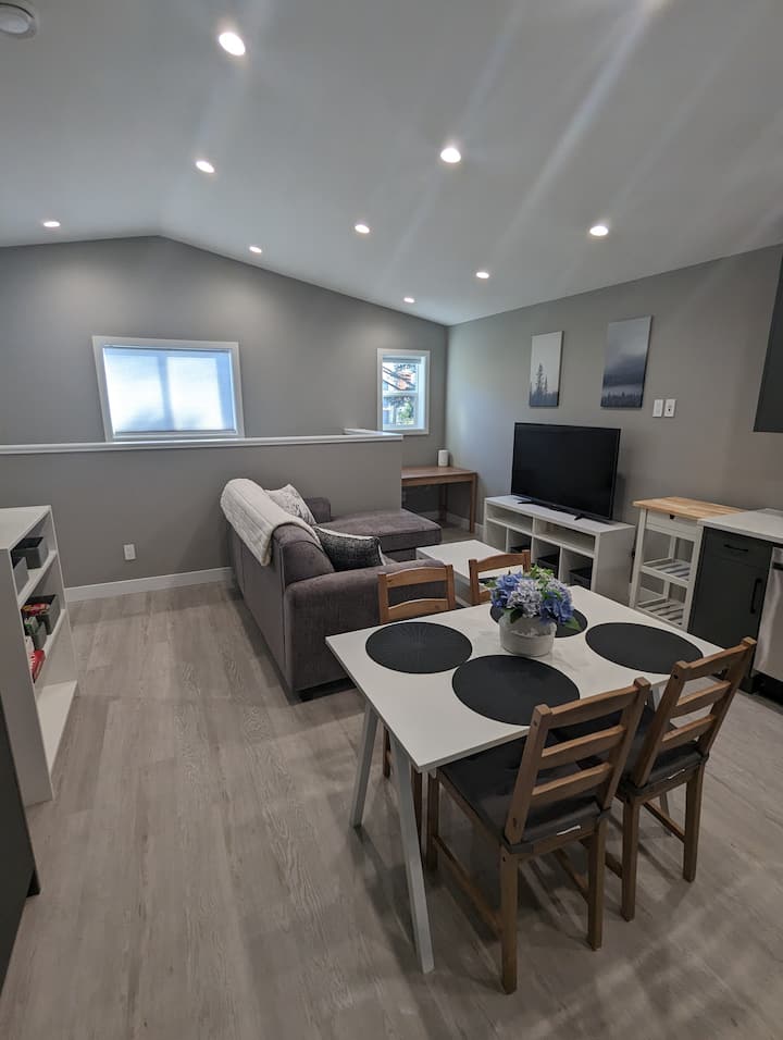 Glen Lake Carriage House W/garage + Private Yard - ラングフォード
