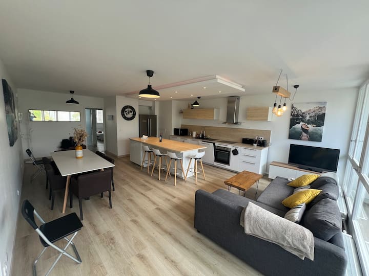 Appartement 6-8 Personnes, Accès Direct à Lyon - Bron