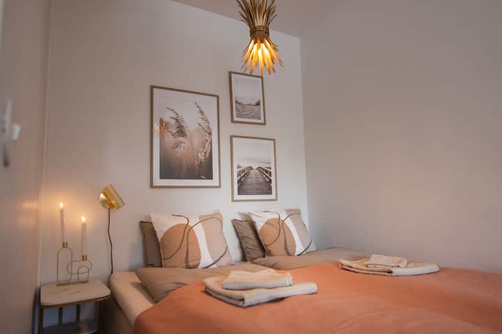 Stylish Studio | Self Check-in + Private Parking - Oulu