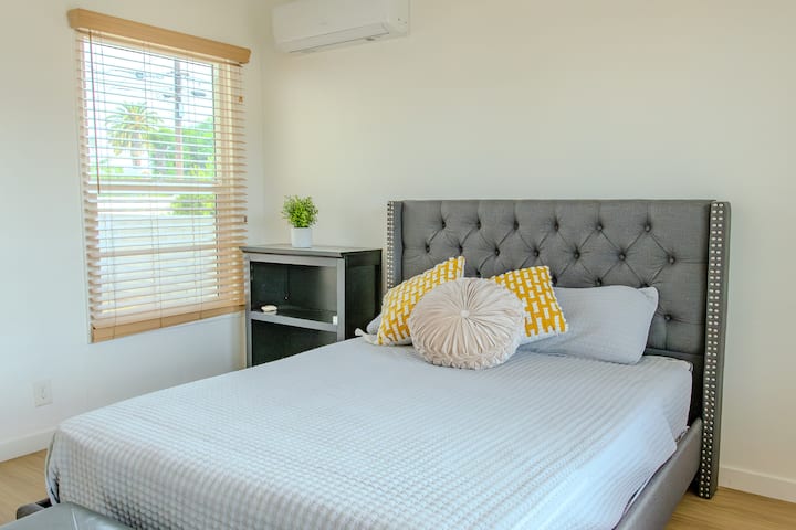 Cozy, Private, & Safe Home - 2 Min From Dtr & Ucr - Riverside, CA