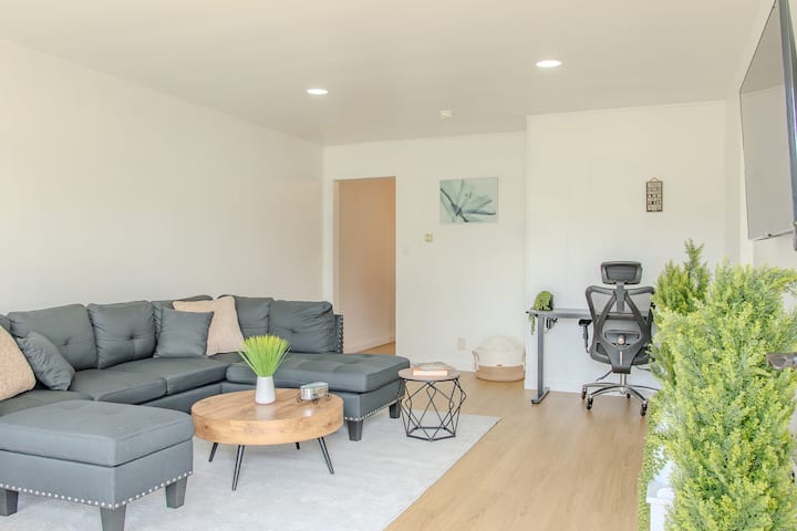 Cozy, Private, & Safe Home - 2 Min From Dtr & Ucr - Riverside, CA