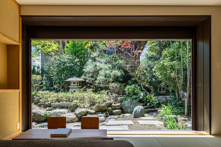 贅沢な空間で日本の暮らしを体験／畳部屋と庭園のある滞在／春の桜・お寺巡りに最適／鎌倉駅12分／92㎡ - Enoshima