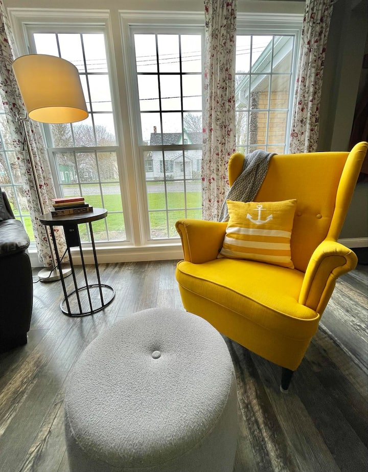 Picton Retreat | Serene, Stylish & Great Amenities - Picton