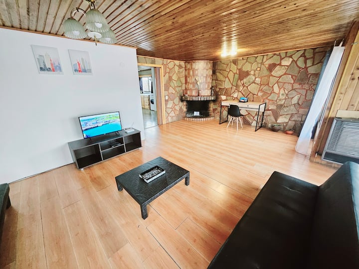 Gran Departamento Urbano Con Estacionamiento - San Carlos de Bariloche