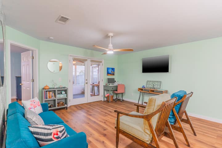 Emerald Coast Cottage - Gulf Breeze Zoo, Gulf Breeze