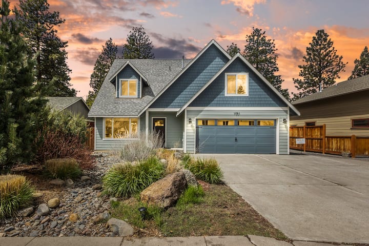 Walk To Old Mill & River | Dog-friendly, Fire Pit - Bend, OR