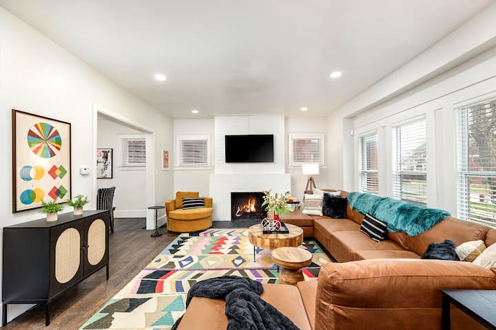 5 Bedrooms - 7 Beds - 10 Mins To Downtown - Detroit, MI