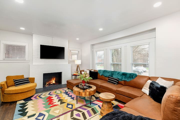 Sleeps 12 • 5br Detroit Groups • Near Downtown - Detroit