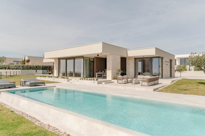 Großzügige Luxus Villa In Brtonigla Mit Meerblick - Umago