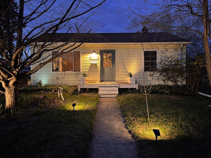Sunny Fresh Private - Entire Madison Home - Madison, WI