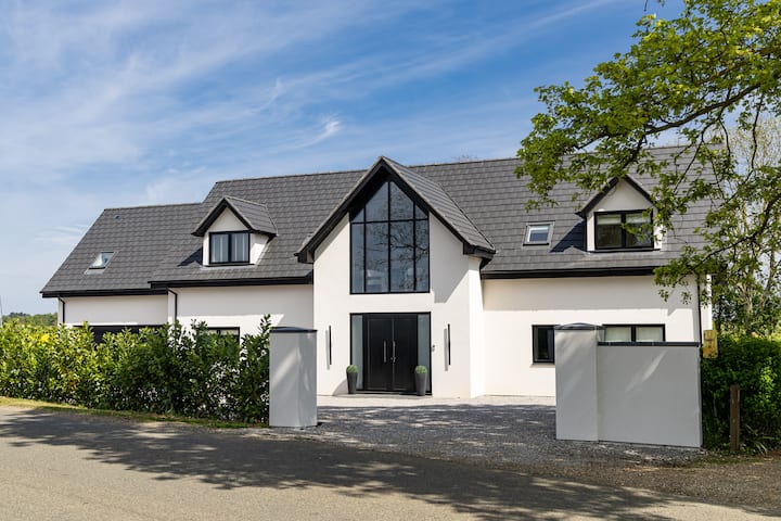 5 Bedroom Luxury Home With Field Views And Hot Tub - Peterborough