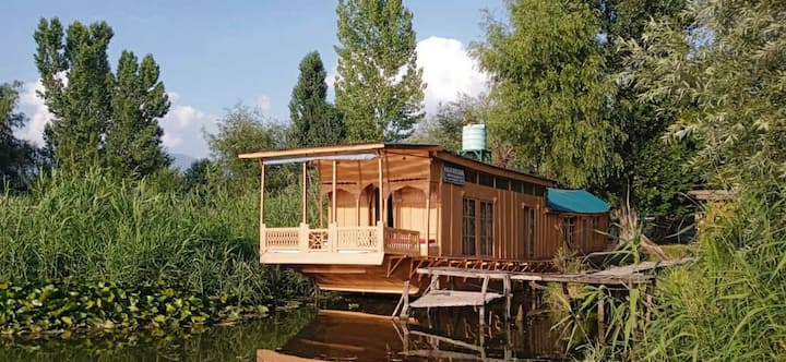 "Houseboat In Srinagar" Serenity On Waters - Srinagar
