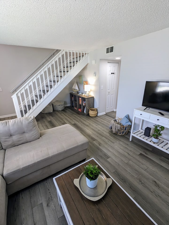 Charming Pet-friendly Seaside Condo – End Unit - Fernandina Beach, FL