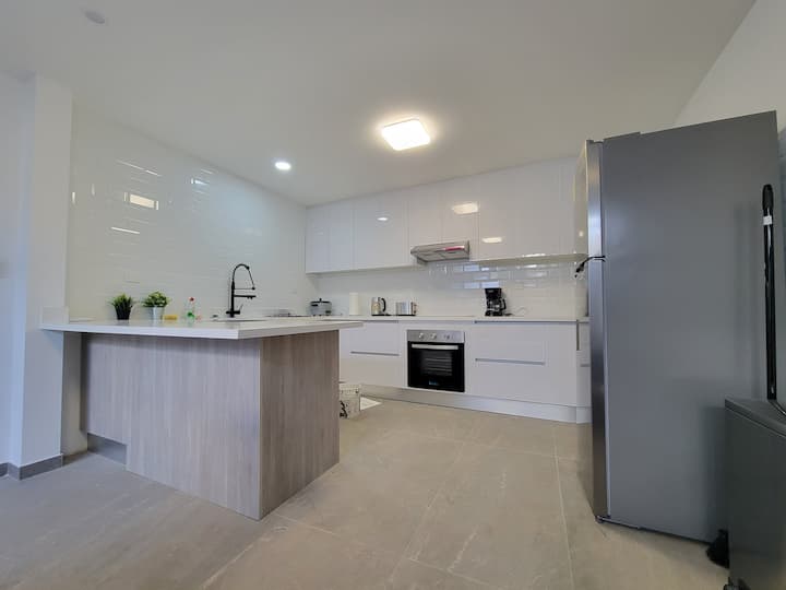 Luxury New 3bdrs Home In Rohrmoser. - San José