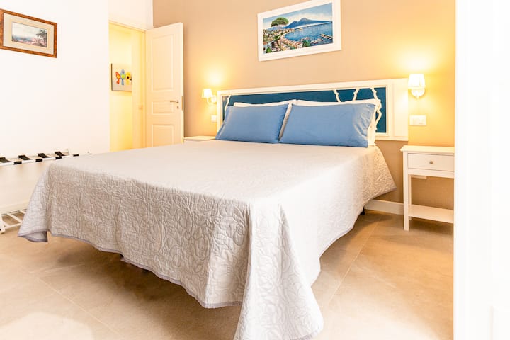 L'orchidea Al Museo Welcoming Home In The Center - Naples