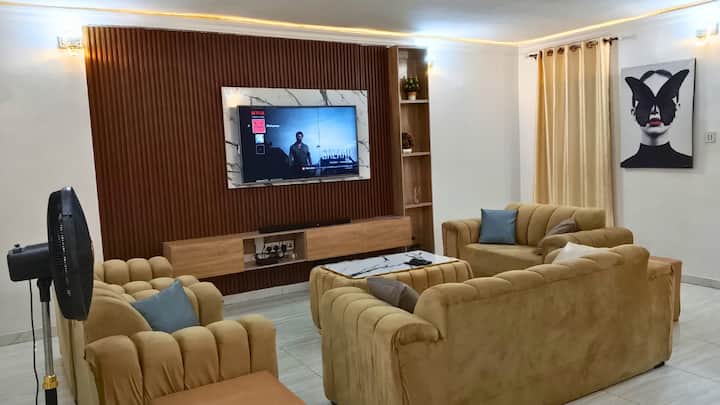Minimalist 2bd •20 Mins To Airport • Wifi - Nigeria