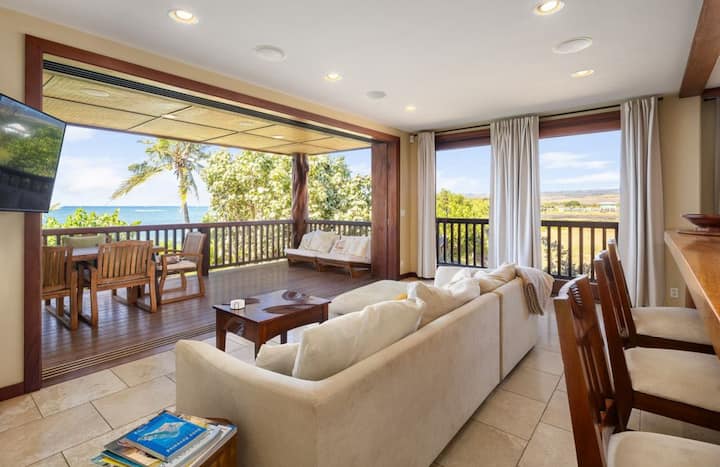 Luxury Beachfront Holiday Villa - O‘ahu, HI
