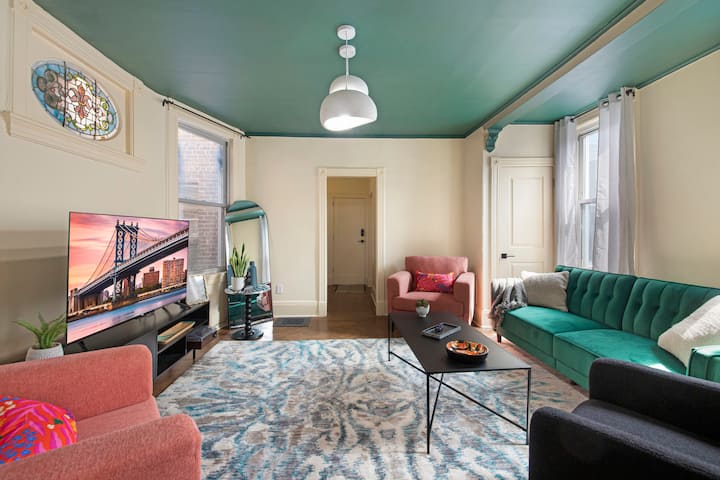 Spacious Victoriana W/ Available Parking - Jersey