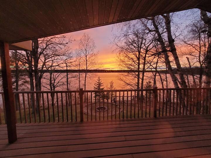 Luxury Sunset Villa On Long Lake - パーク・ラピッズ, MN