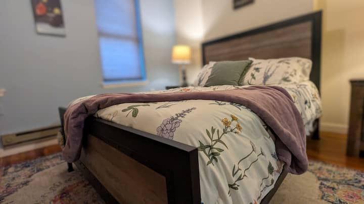 Downtown Rustic Oasis - Cyclists & Pets Welcomed! - Cumberland, MD