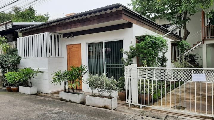 Cozy Cottage, 15 Min To Airport - Bangkok