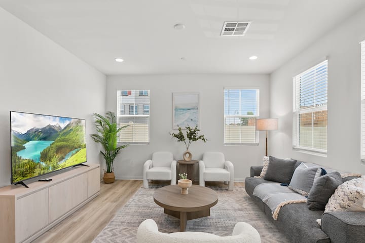 Coastal Style Harborview Estate Ev Charger E#42096 - Vista, CA