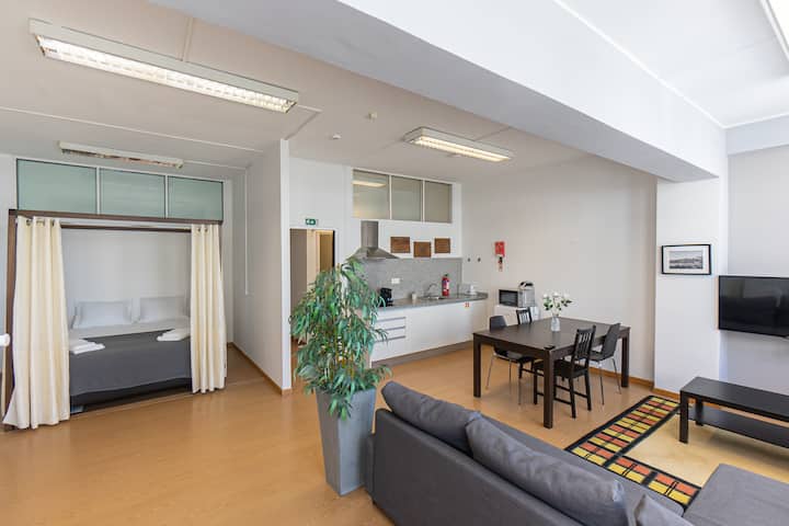 Oporto Spacious Poem Studio-near Casa Da Musica - Porto, Portugal