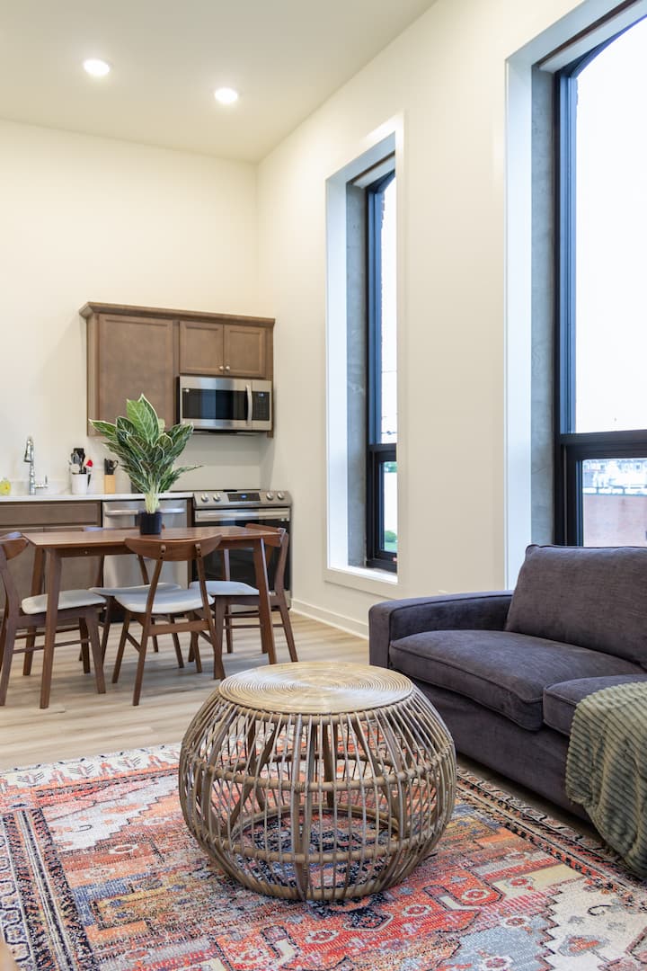 Main St 2 Bed/1 Bath Apartment - Chattanooga
