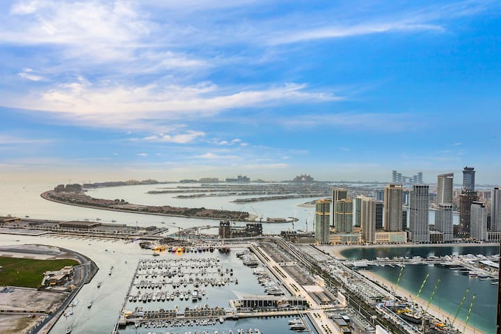 Stylish 2br | Pool, Gym, Parking, Walk To Food - Dubai