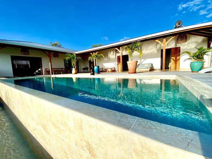 Magnifique Villa Vue Mer Et Piscine A Débordement - Marie-Galante