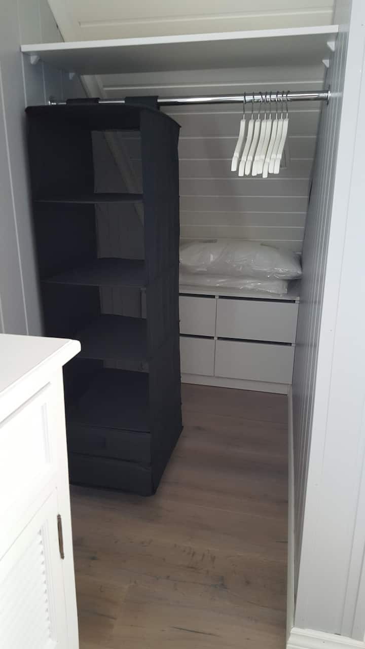 Cozy Suite, Nice View. Super Price Spring 2026 - Kungshamn
