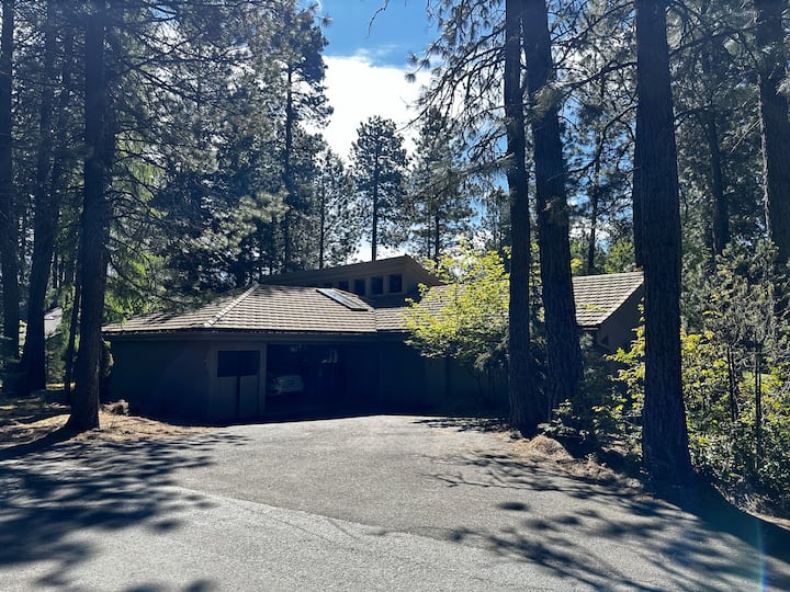Home On Golf Course-black Butte - Sisters, OR