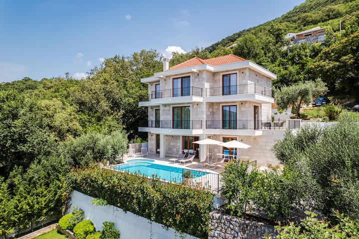 Luxury Villa Fotinia - Budva