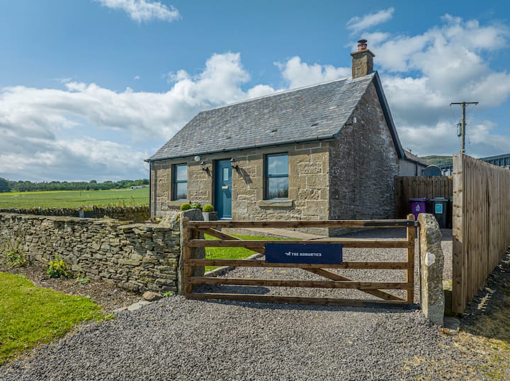 The Romantics' Hideaway - Forfar