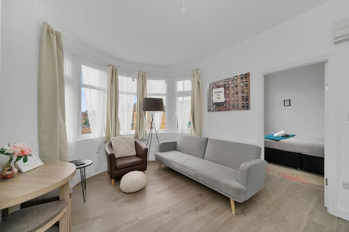 London Apartment Close To The Tube + Free Parking - Dagenham