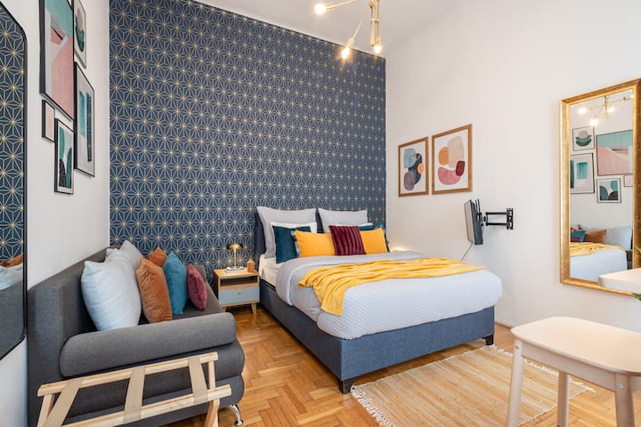 Ac 3 Separate Br Two Full Baths Two Car Garage - Budapest