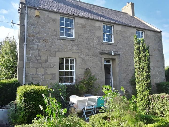 Crowfootbank Farmhouse Family Rm Double,single+cot - Kelso