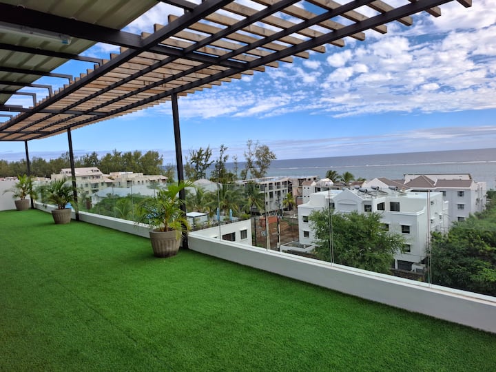 Coastal Chic: Luxurious Retreat Near The Beach - Mauritius