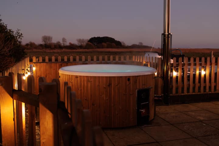 Hot Tub With A View - Club Casita - Bournemouth