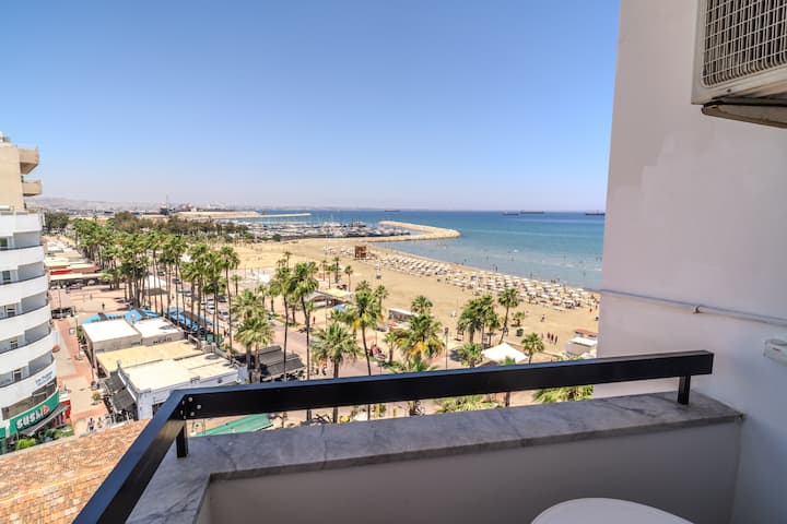 Finikoudes Seaview Vibe 1 Bdr Flat - Lárnaca