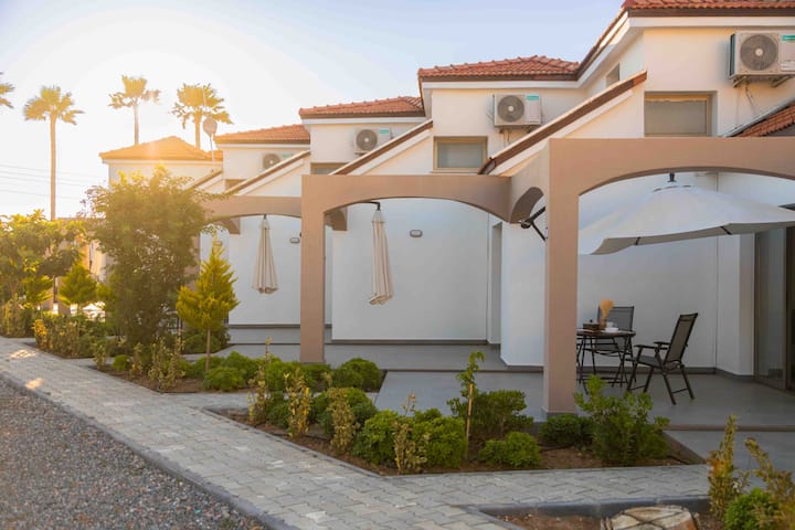 Relaxing Kyrenia Beach Stay - Bungalow 7 - Northern Cyprus