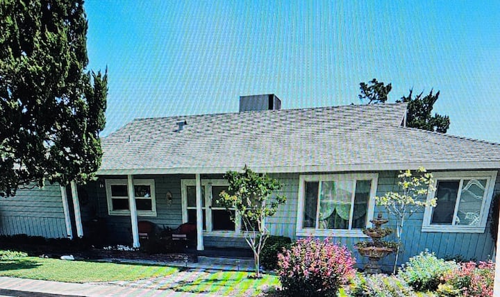 Paradise Gardens
"0" Cleaning Fee - Los Banos, CA