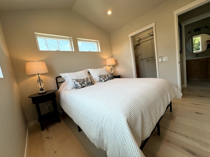 Downtown Easy, All New. - Santa Bárbara, CA