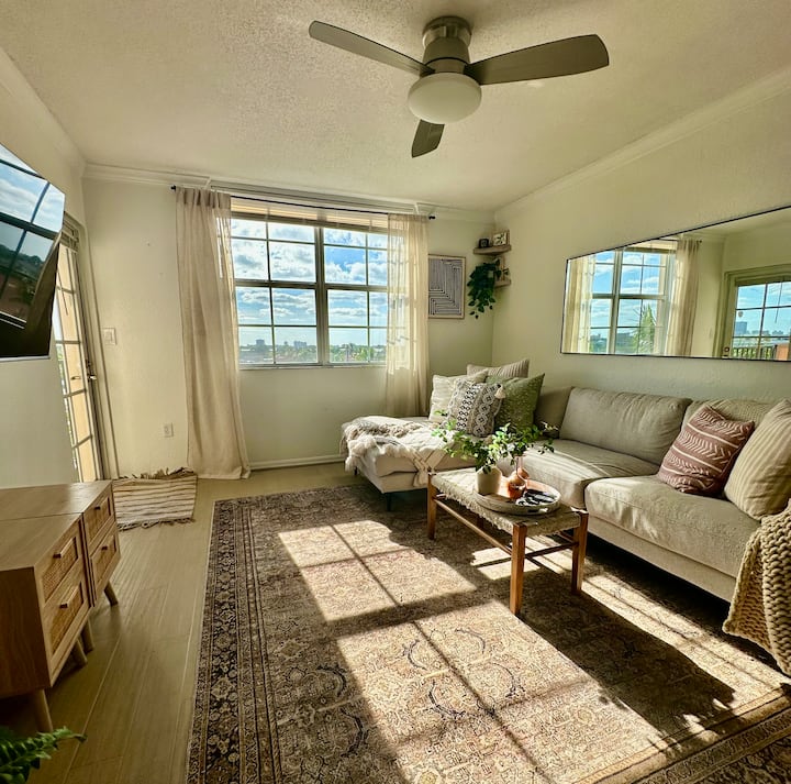 Comfy Condo In West Palm Beach - West Palm Beach, FL